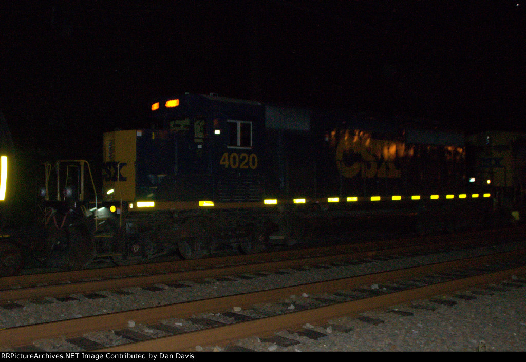 CSX SD40-3 4020 trails on Q301-14